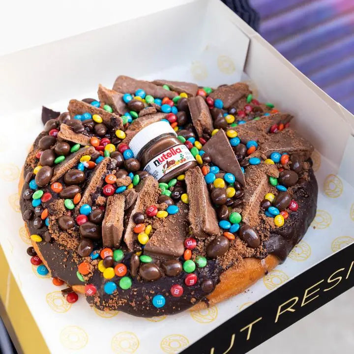 The Giant Loaded TIM TAM® Cake - Goldelucks